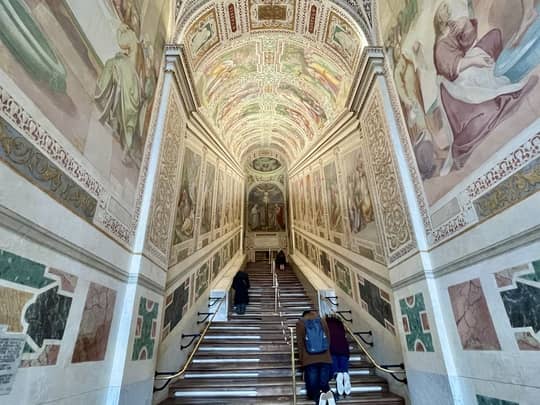 La Escalera Santa en Roma y el Sancta Sanctorum - Llevameaitalia