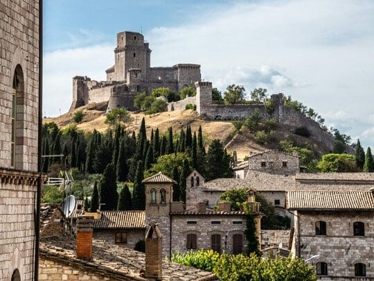 Cómo llegar a Asís desde Roma o cualquier lugar - Llevameaitalia